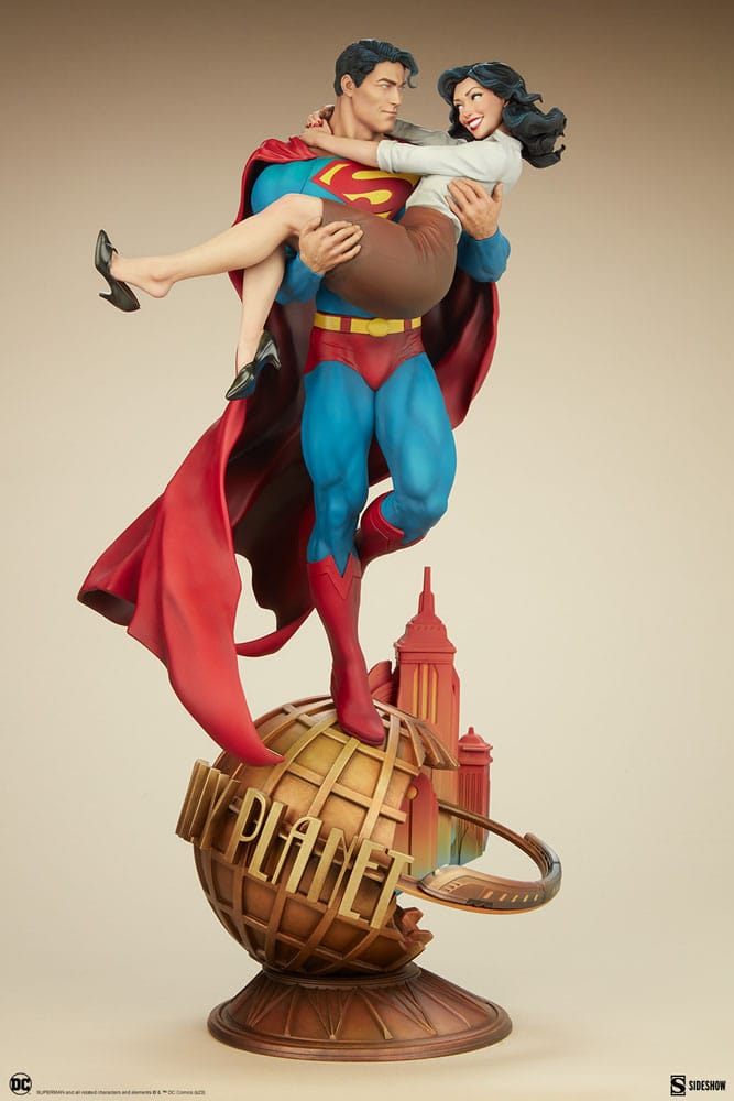 DC Comics Diorama Superman & Lois Lane 56cm - Hobby Figures