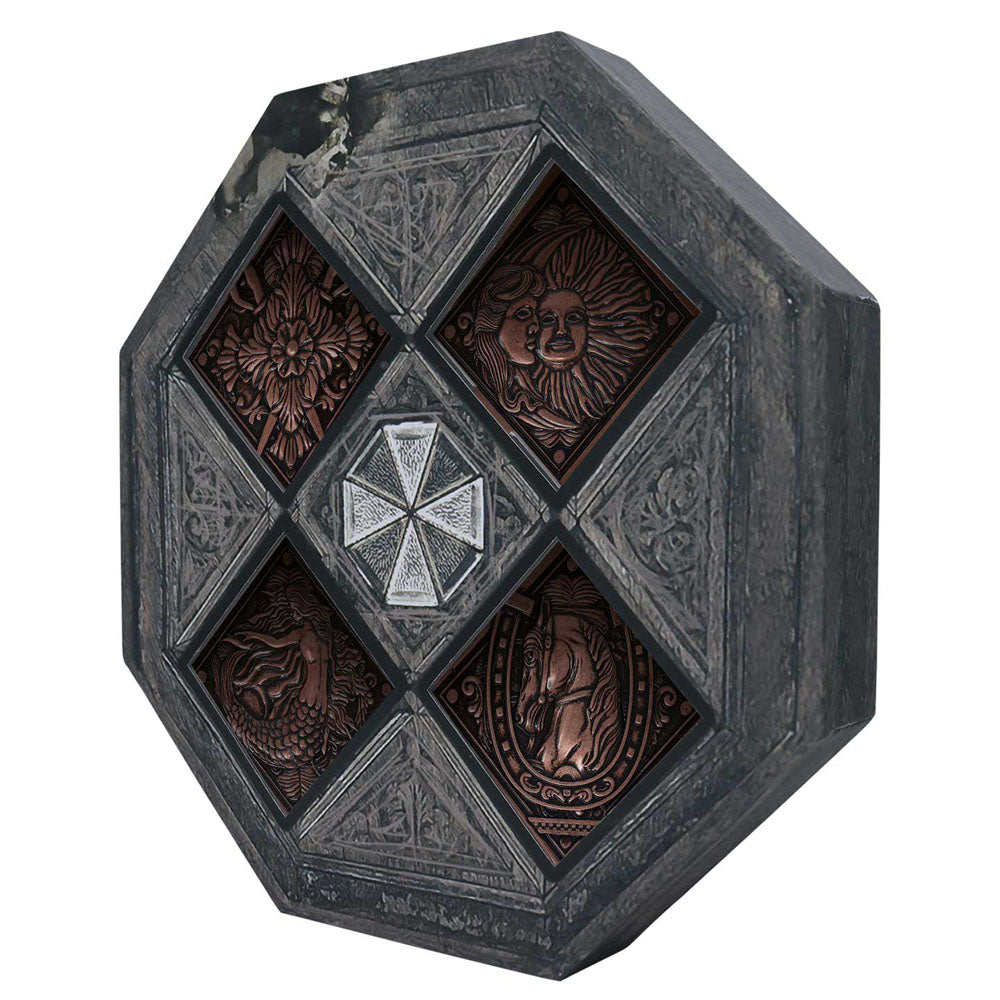Resident Evil VIII Medallion Set House Crest Limited – Hobby Figures