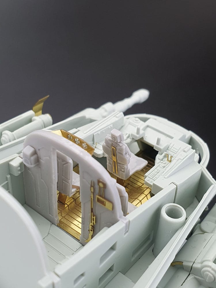 Star Wars: The Mandalorian Model Kit Razor Crest "Platinum – Hobby Figures