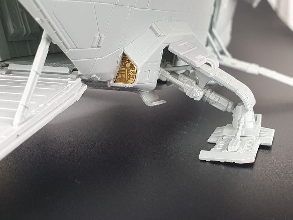 Star Wars: The Mandalorian Model Kit Razor Crest "Platinum – Hobby Figures
