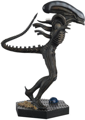 The Alien vs. Predator Collection Statue 1/16 Xenomorph Drone 15cm ...