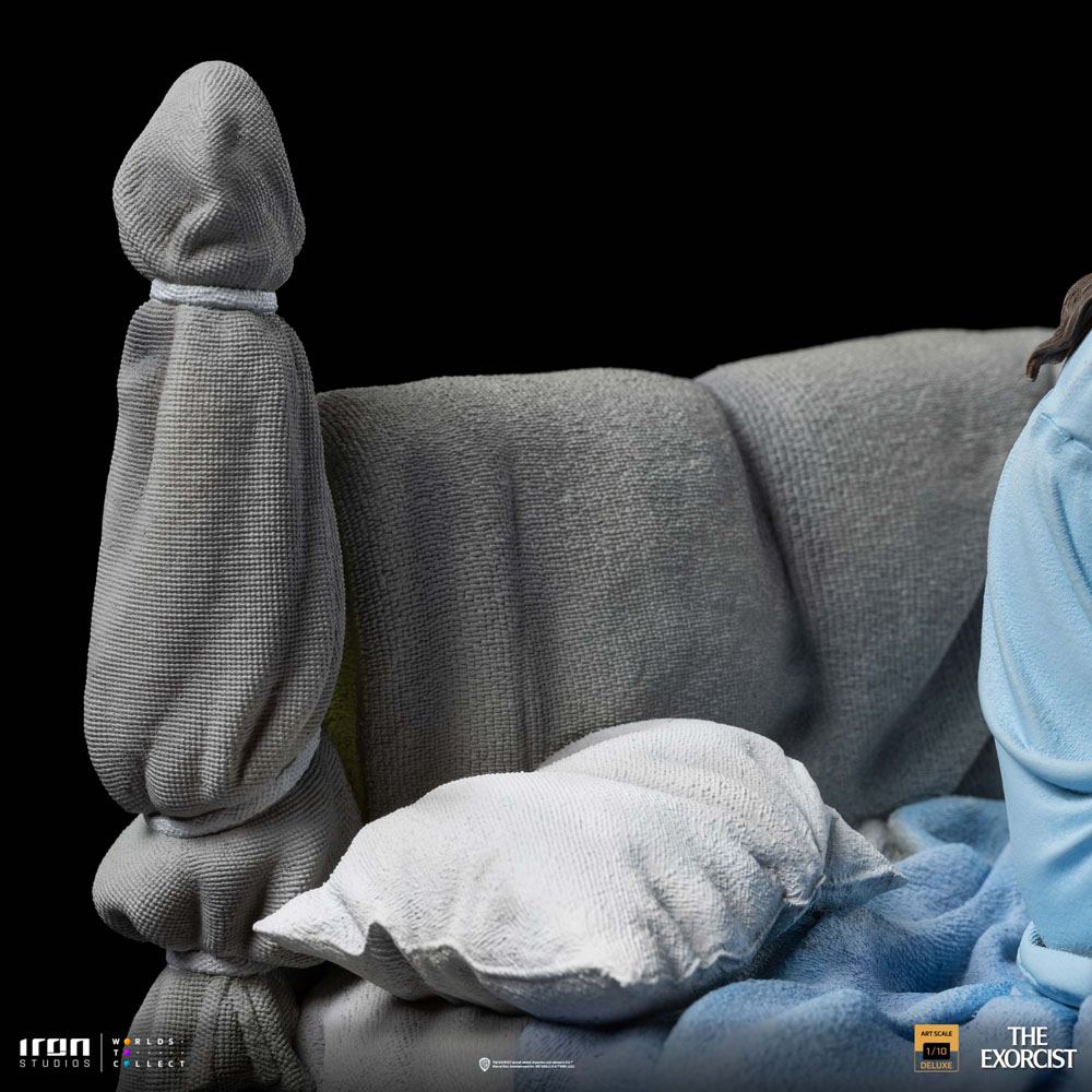 The Exorcist Deluxe Art Scale Statue 1/10 Possessed Regan McNeil 14cm ...