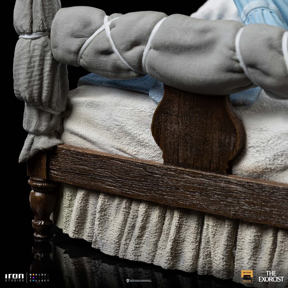 The Exorcist Deluxe Art Scale Statue 1/10 Possessed Regan McNeil 14cm ...