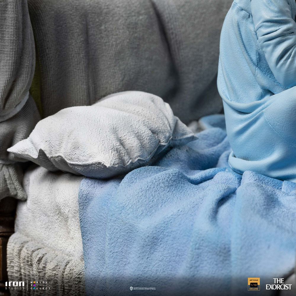 The Exorcist Deluxe Art Scale Statue 1/10 Possessed Regan McNeil 14cm ...